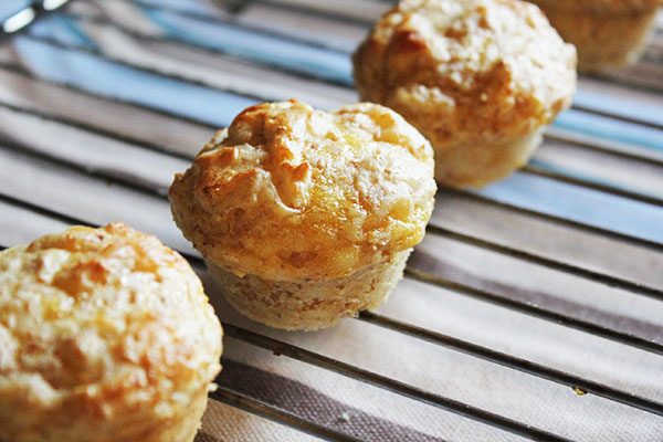 Whole wheat Cheese Puffs - aninas recipes