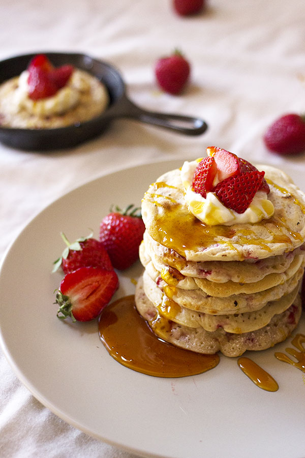 Strawberry Flapjacks with Maple Syrup - aninas recipes