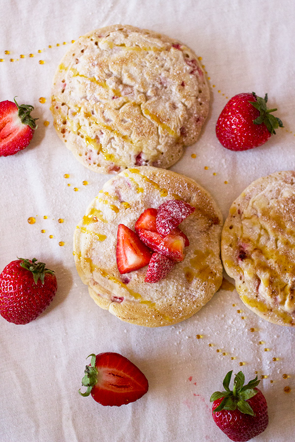 Strawberry Flapjacks with Maple Syrup - aninas recipes