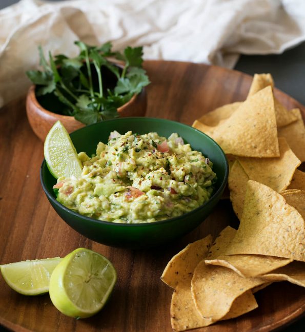 Easy Chunky Guacamole - aninas recipes